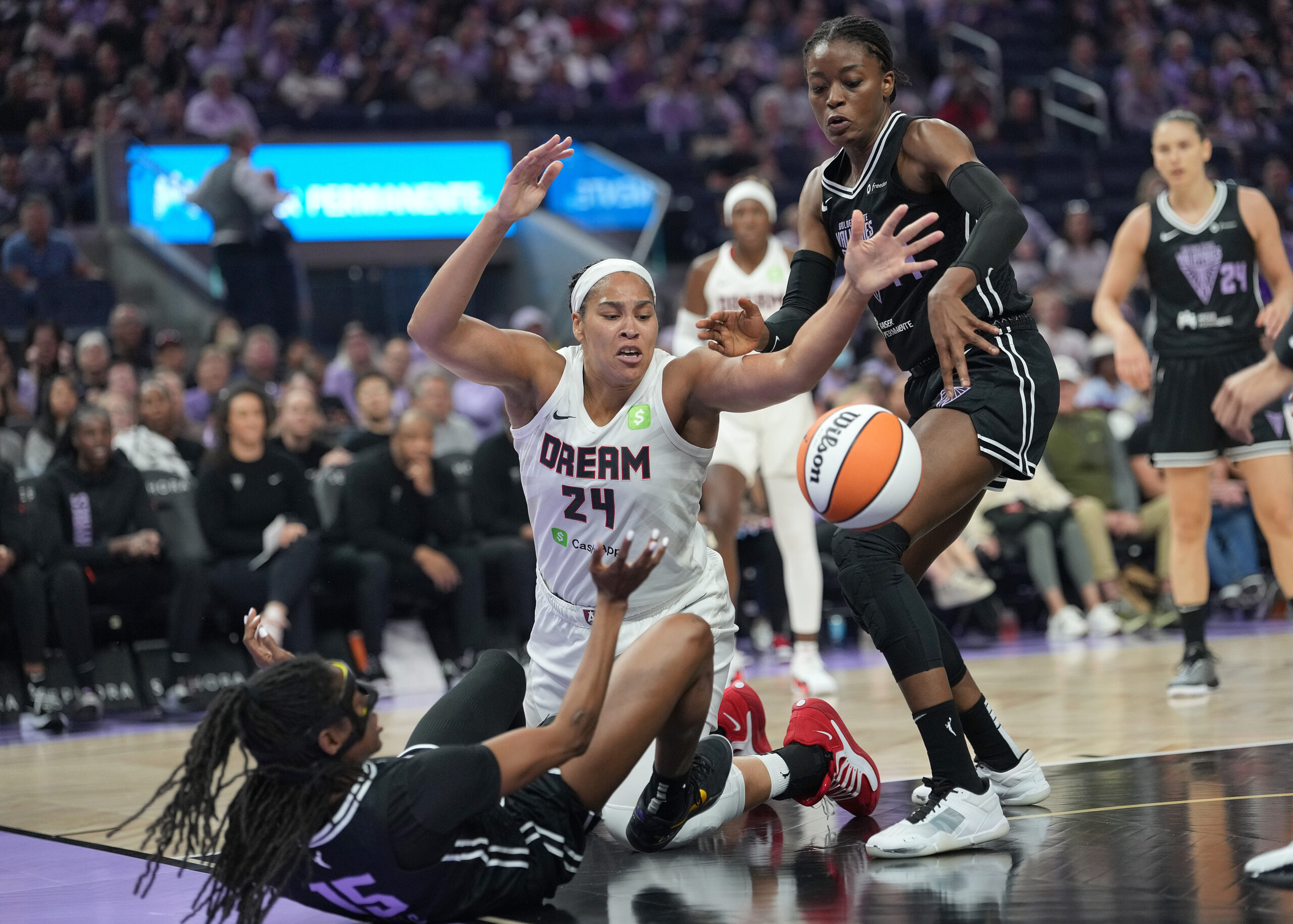 Balanced Attack Lifts Dream to 79-63 Road Win Over Valkyries – Chicks ...